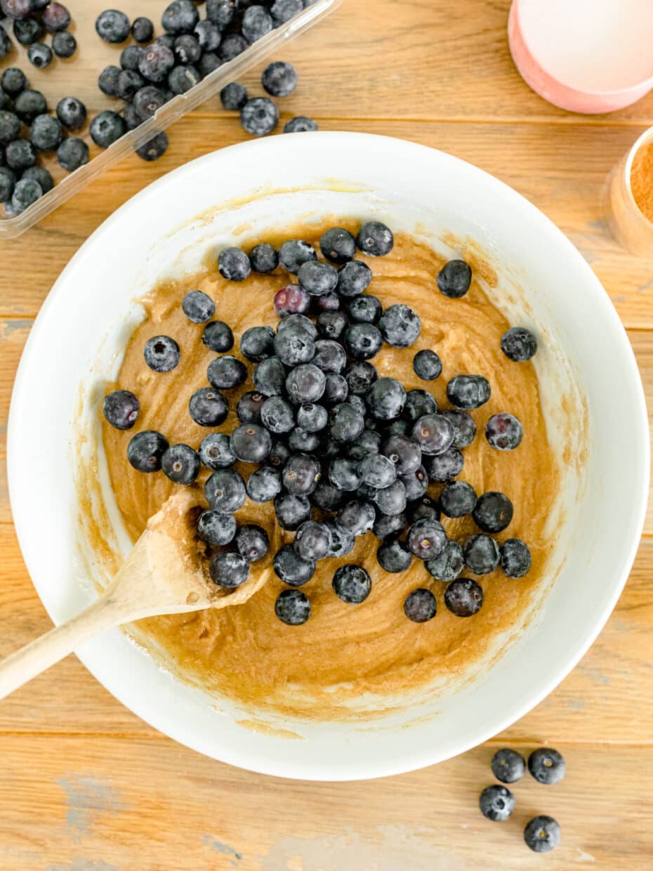 Easy Blueberry Cake Recipe - Sweet Tea and Sprinkles