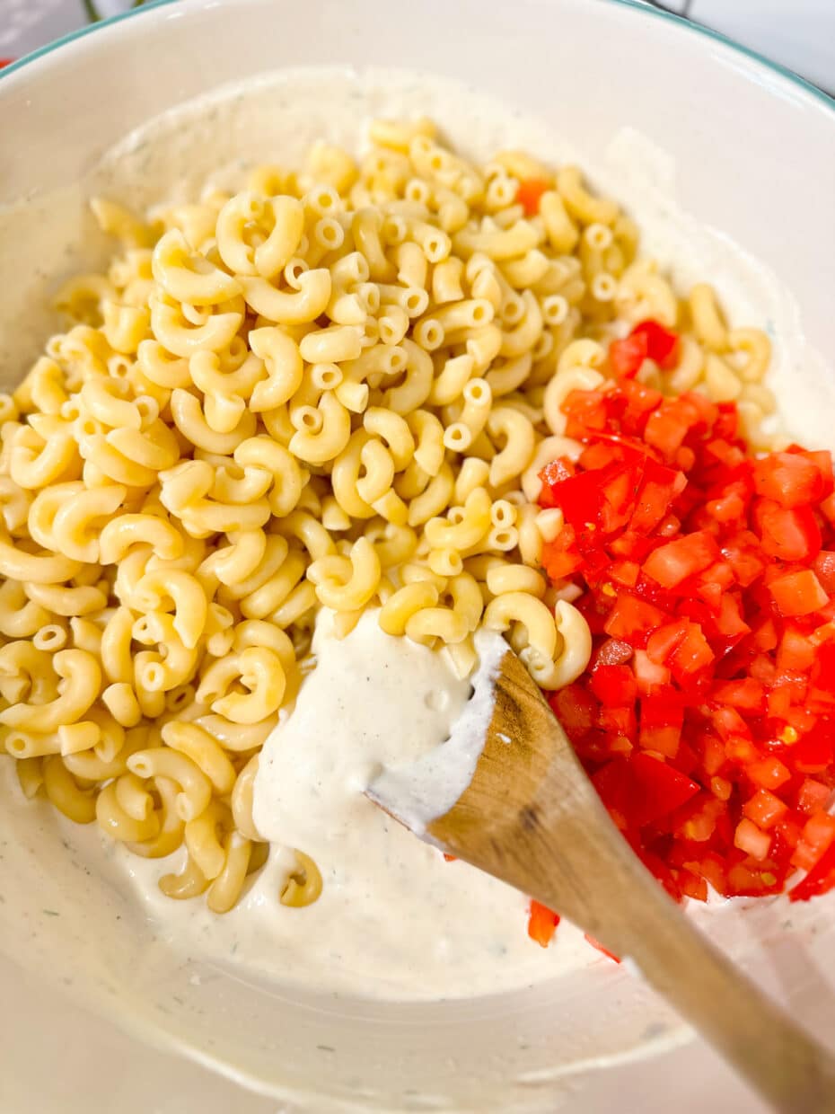 BLT MACARONI SALAD - Sweet Tea and Sprinkles