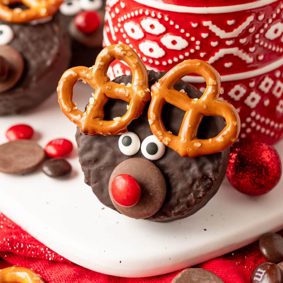 Reindeer Cakes - Sweet Tea and Sprinkles