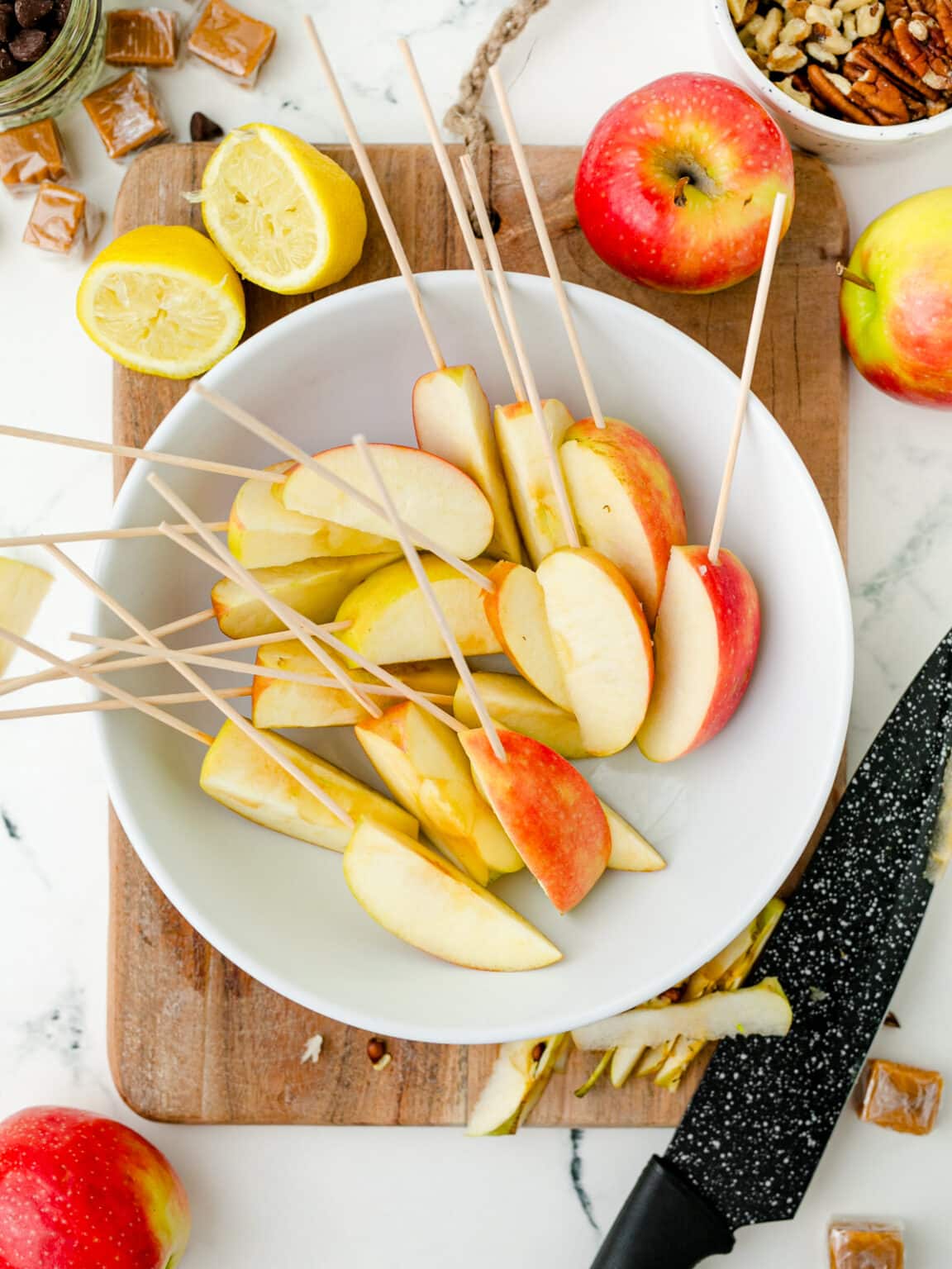 Chocolate Turtle Apple Slices - Sweet Tea and Sprinkles