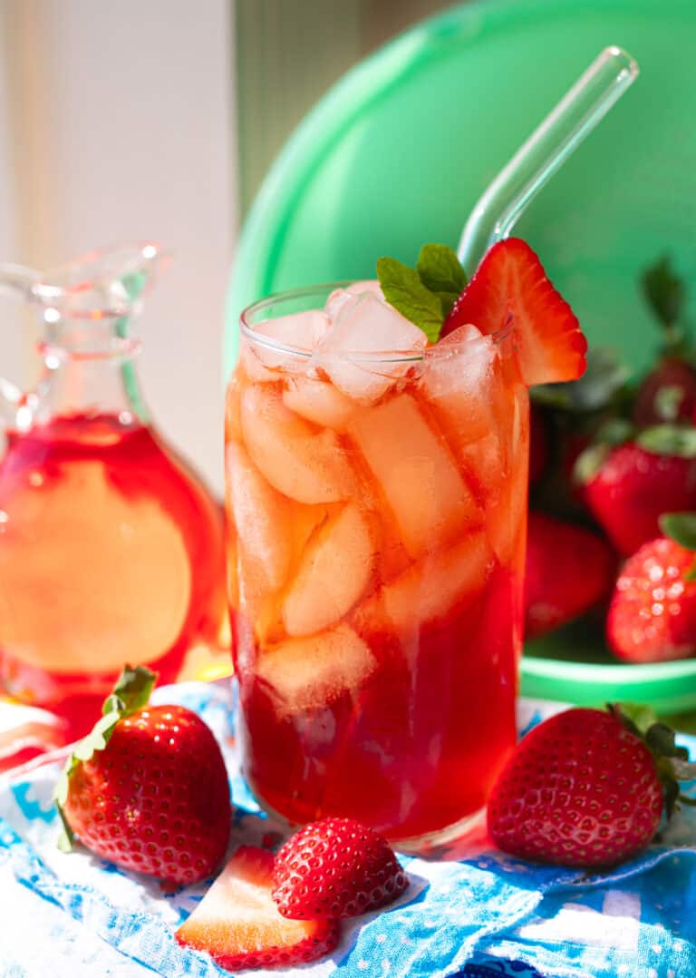 Strawberry Sweet Tea - Sweet Tea and Sprinkles