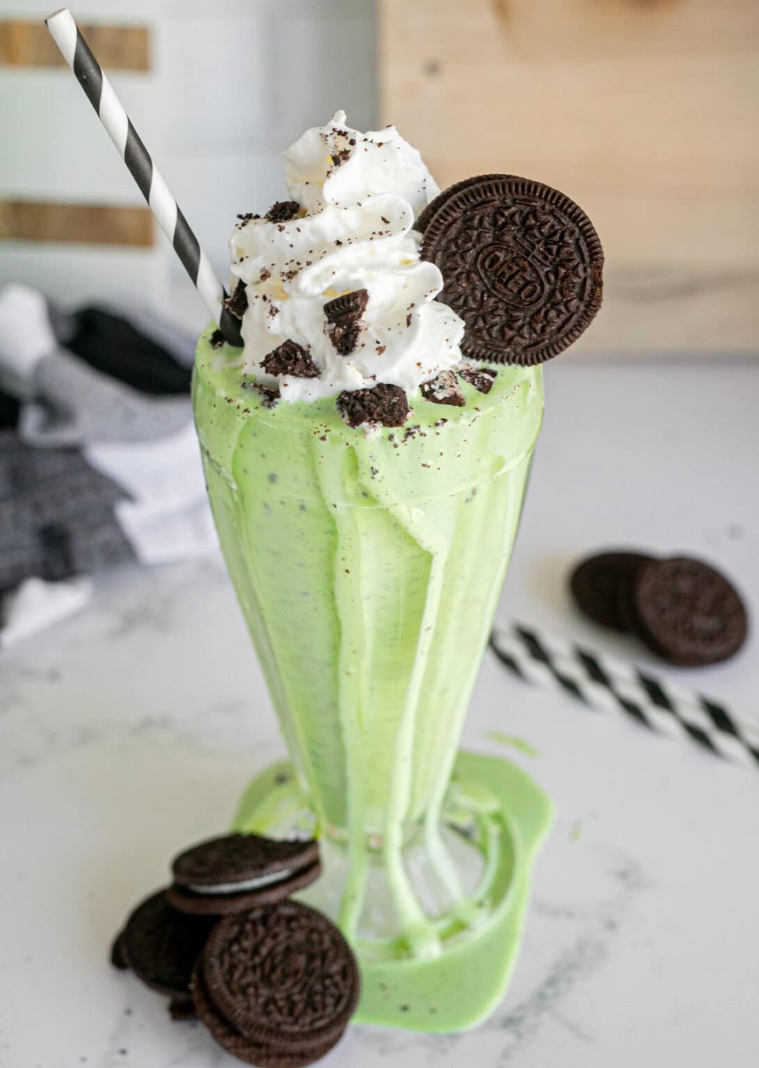 Oreo Shamrock Shake - Sweet Tea and Sprinkles