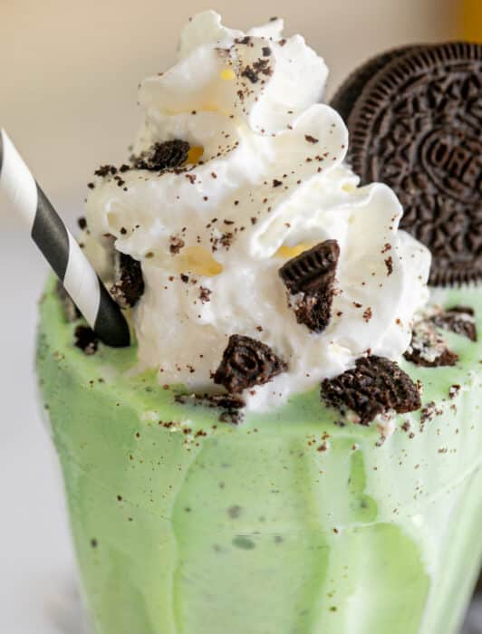 Oreo Shamrock Shake - Sweet Tea and Sprinkles
