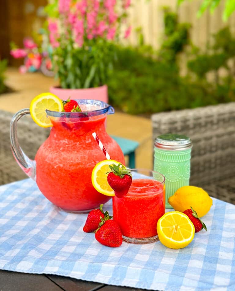 Frozen Strawberry Lemonade - Sweet Tea and Sprinkles
