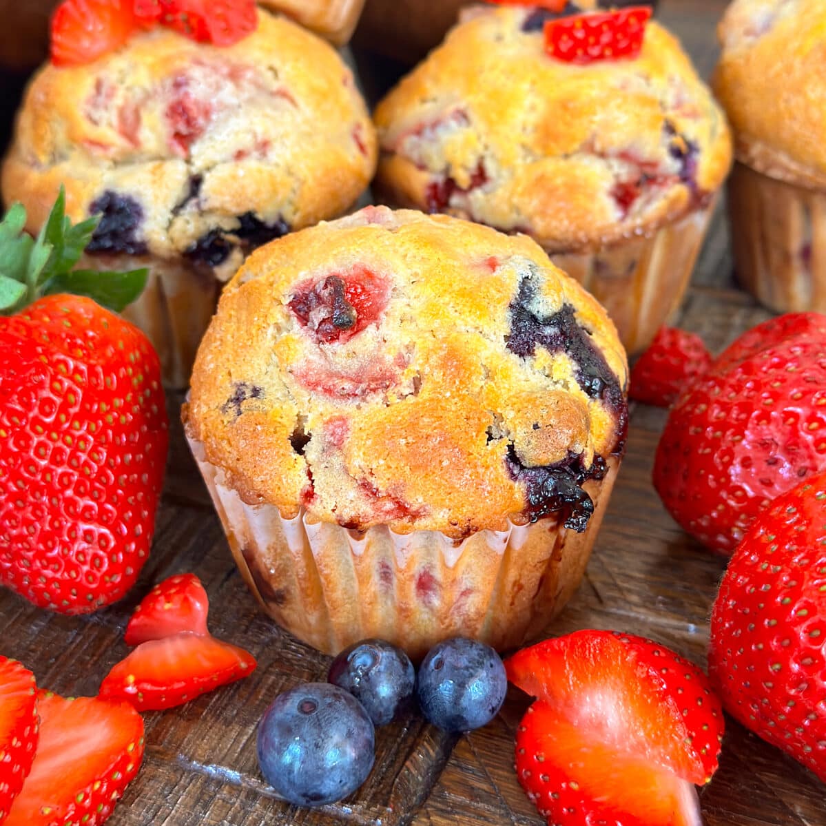 Mixed Berry Muffins - Sweet Tea and Sprinkles